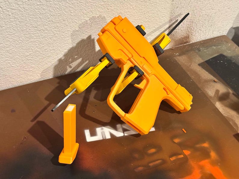 Halo M6G Magnum Pistol PDWS Cosplay UNSC Replica Prop [reloadable] - Etsy
