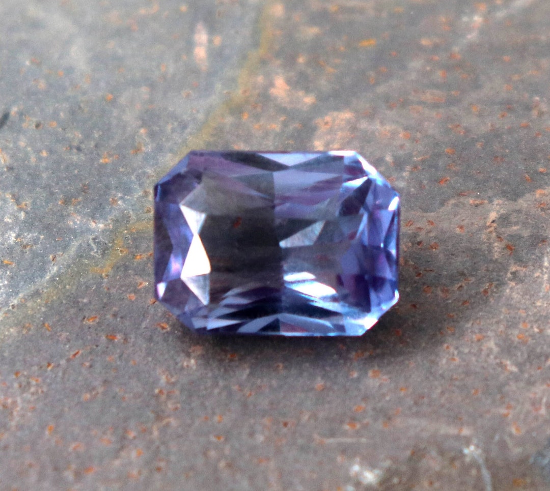 AAA+ Quality Rare Found Alexandrite Stone Color Changing Alexandrite ...