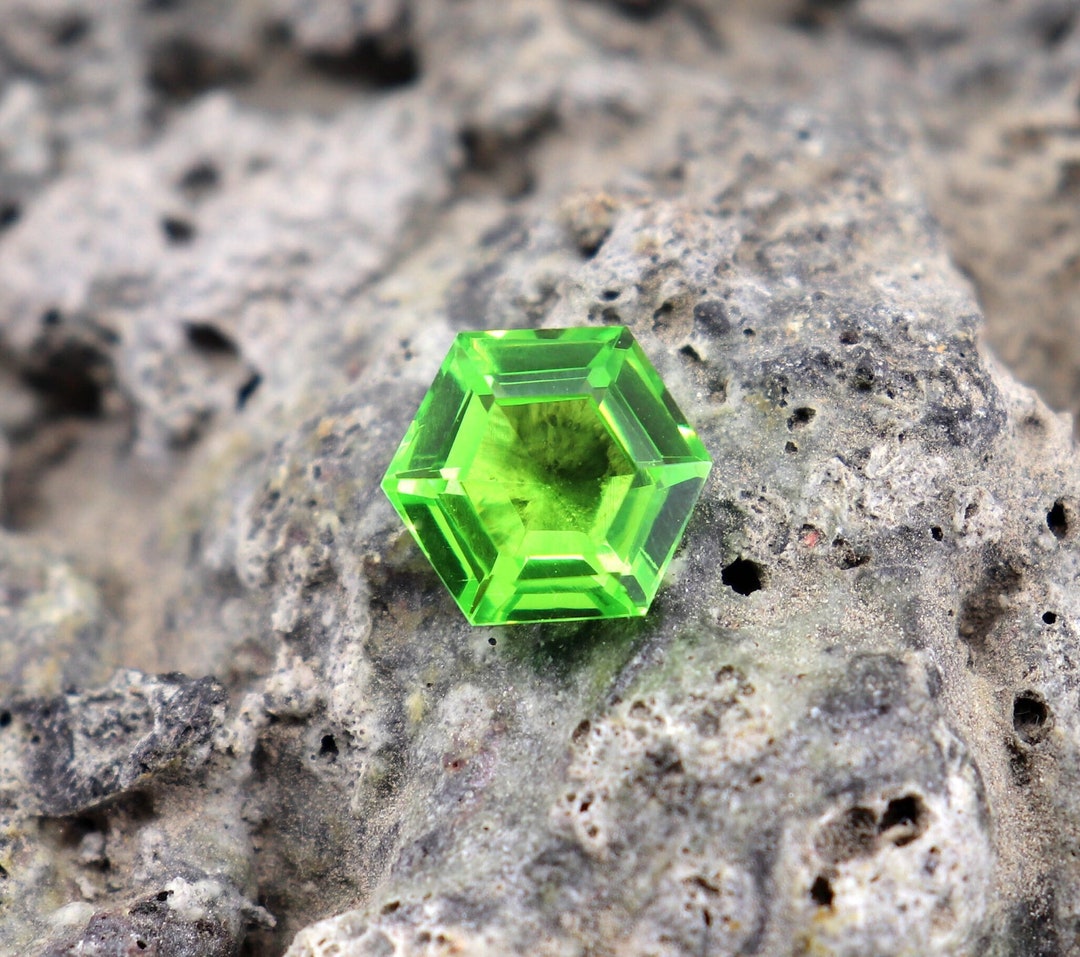 Fine Quality Peridot Stone Certified Peridot Gemstone 10CT Hexagon ...