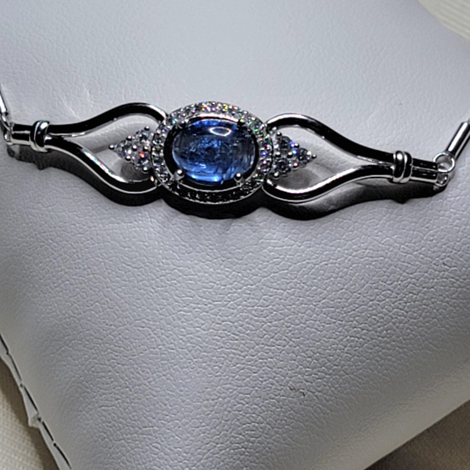 Beautiful Bolo Style Bracelet Kingman Turquoise or Blue Kyanite - Etsy