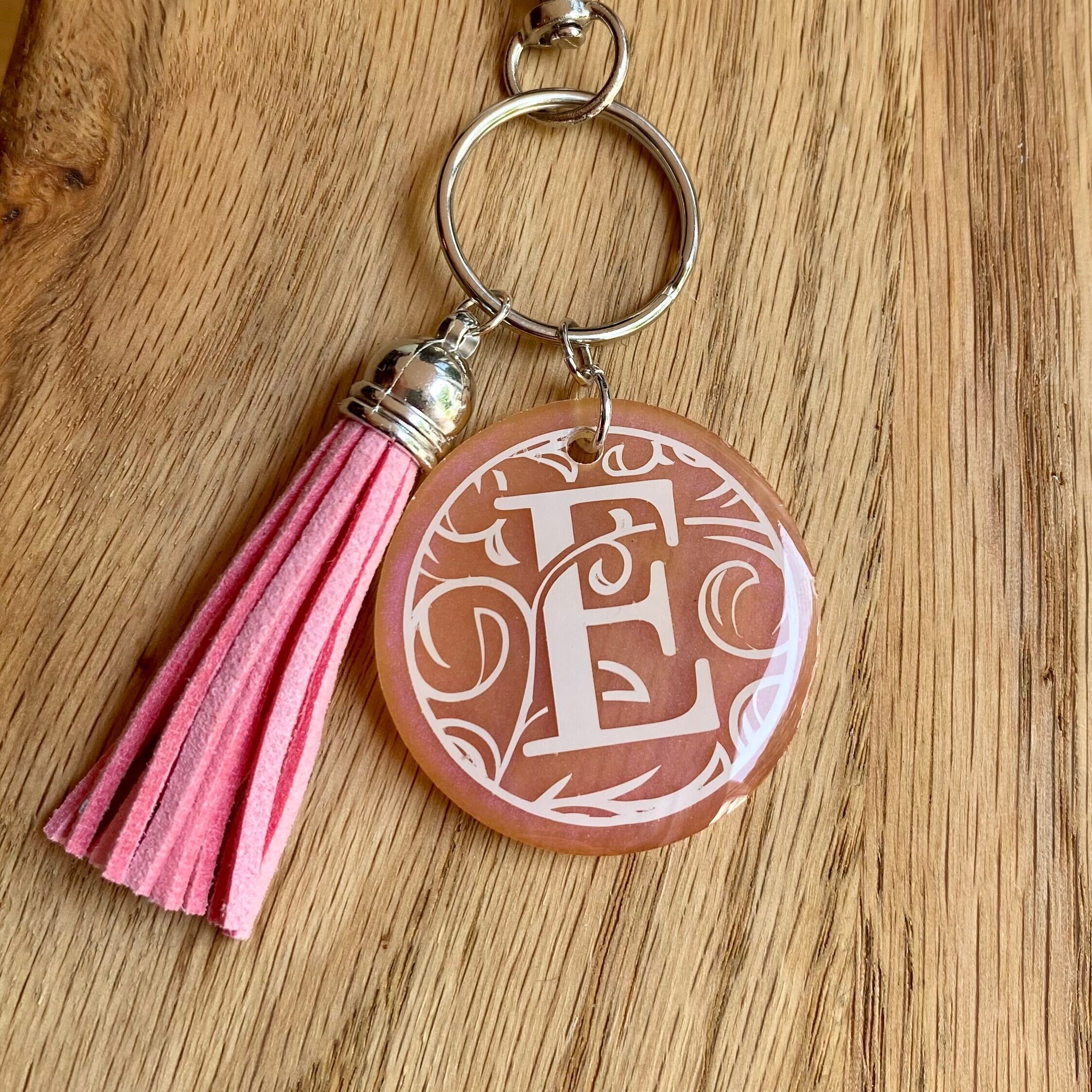 Round Resin Alphabet Letter E Keychain - Etsy