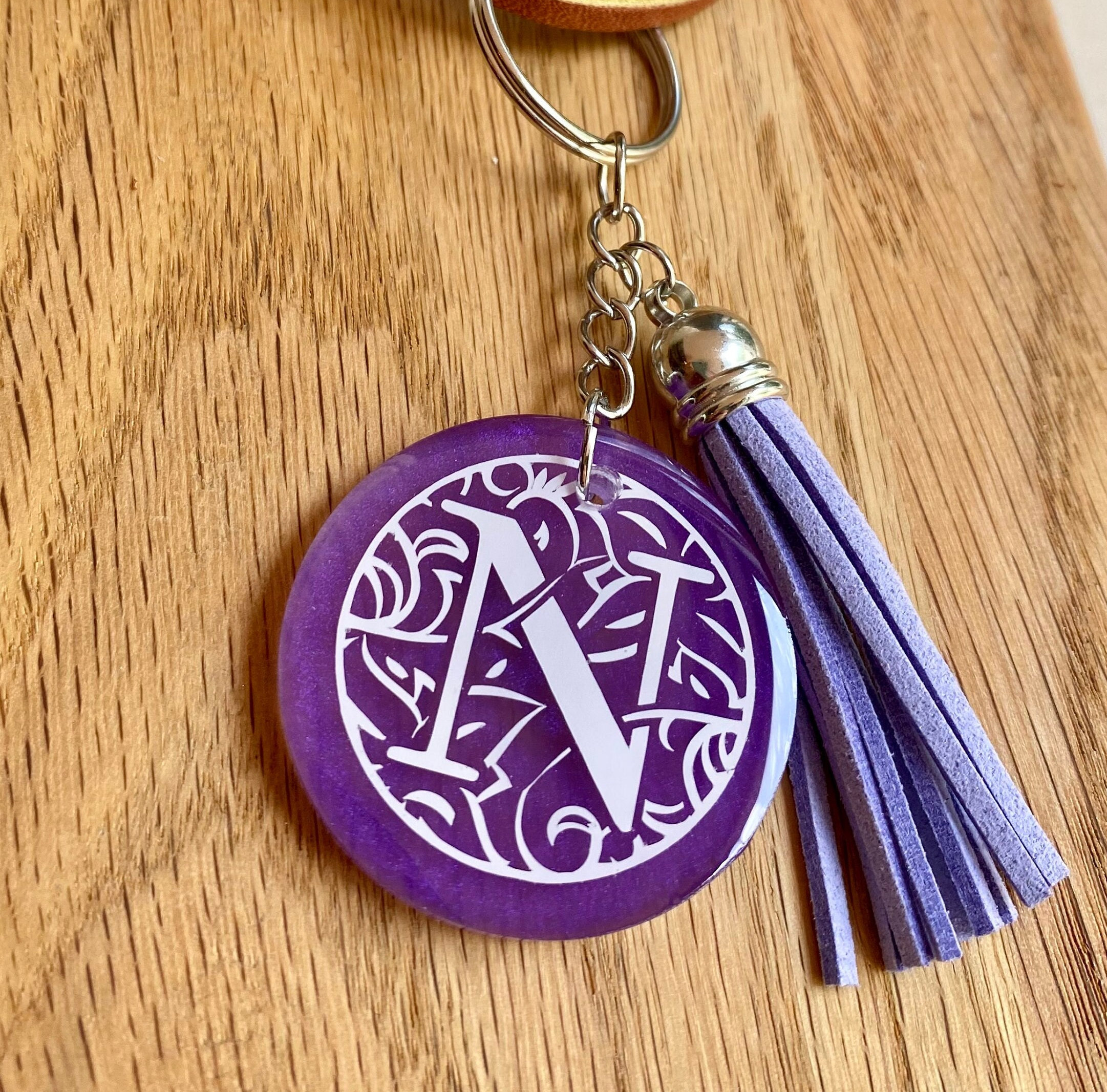 Round Resin Alphabet Letter N Keychain - Etsy