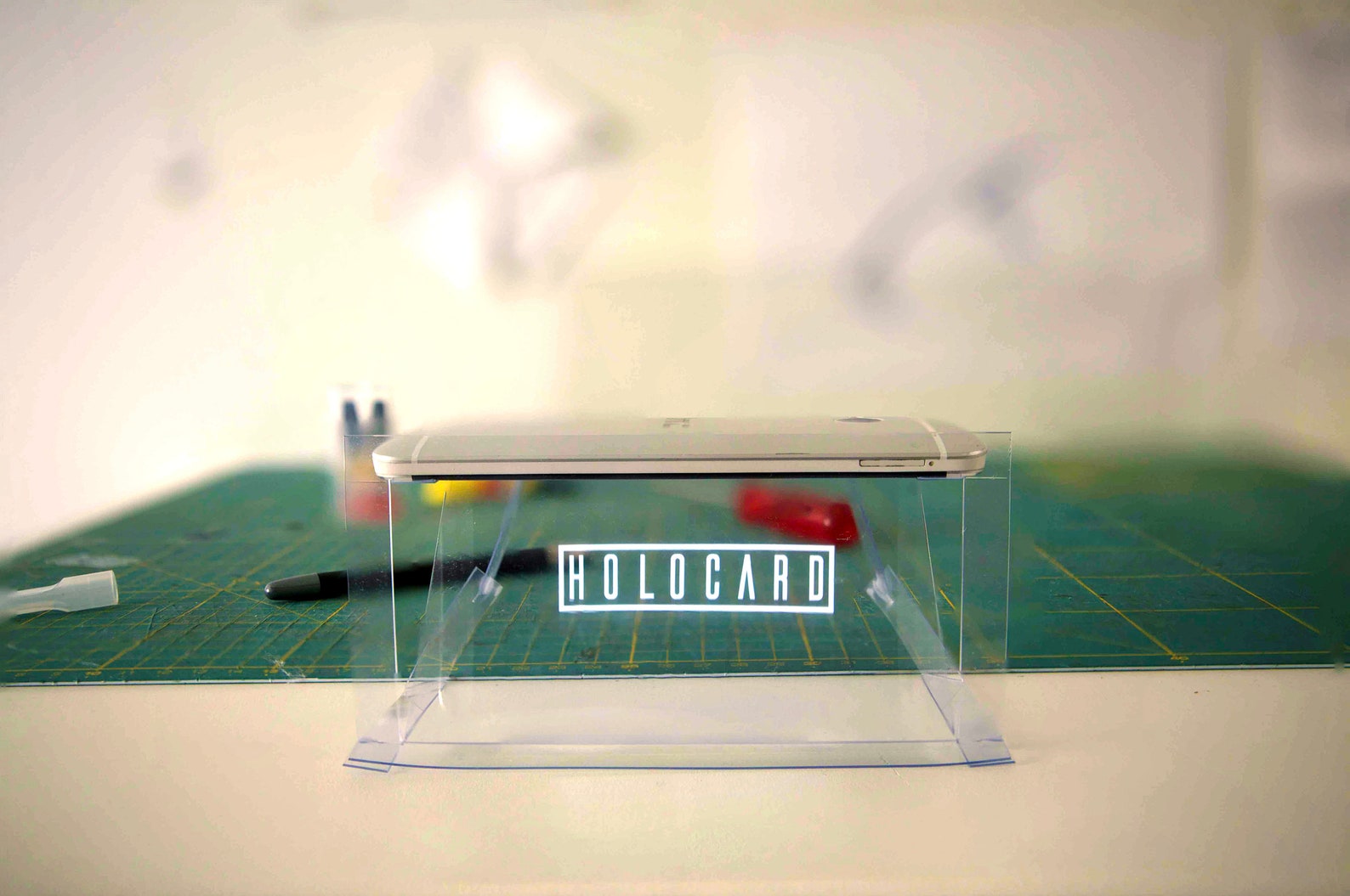 HOLOCARD | Hologram Display for Smartphones | Use This New Tech Gadget ...