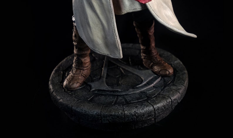 Assassin's Creed Altair Statue - Etsy