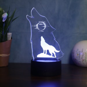 Howling Wolf as LED Table Lamp and Night Light for Decoration, Gift ...