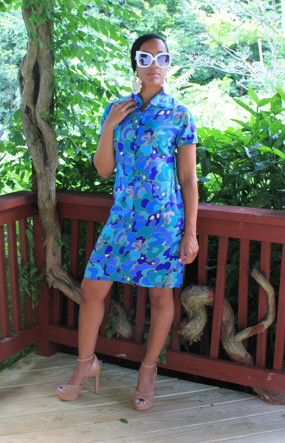 70s Mod Swirl Print Shift Dress with Half Button Shir… - Gem