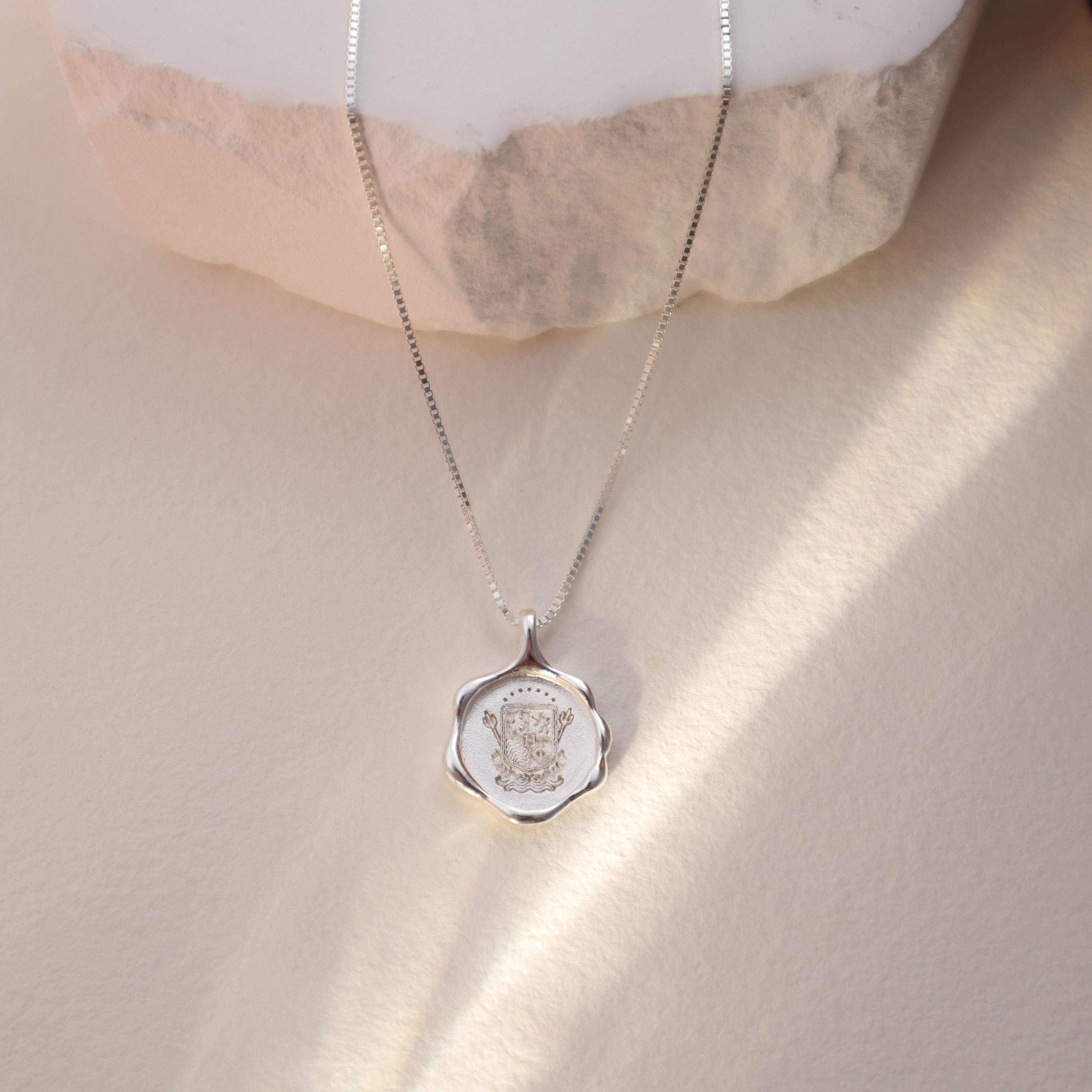 Family Crest Necklace Coat of Arms Family Crest Necklace - Etsy