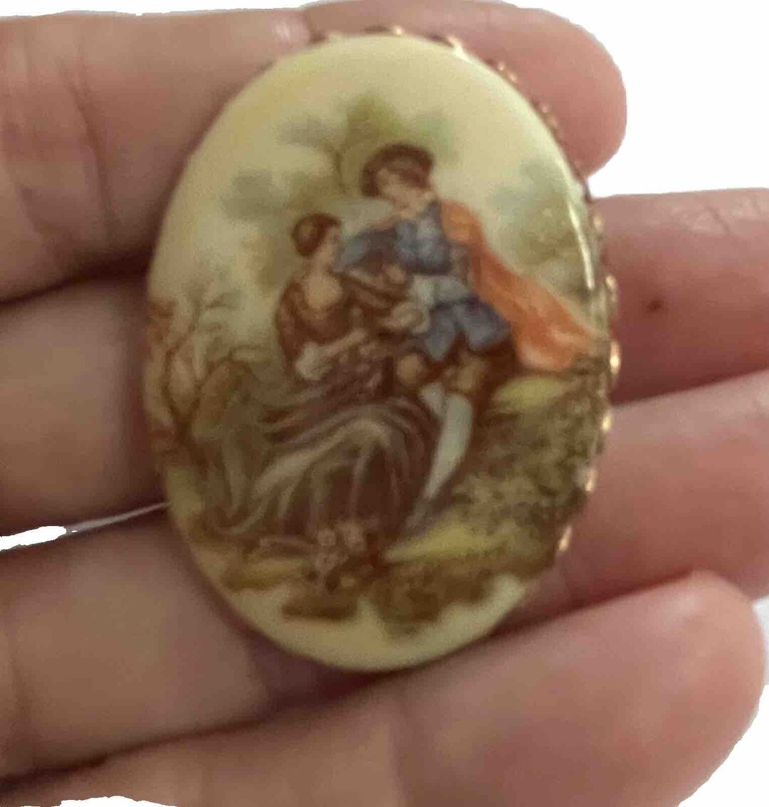 Vtg MCM Cameo Oval Fragonard Courting Couple Brooch Pin Enamel Gold ...