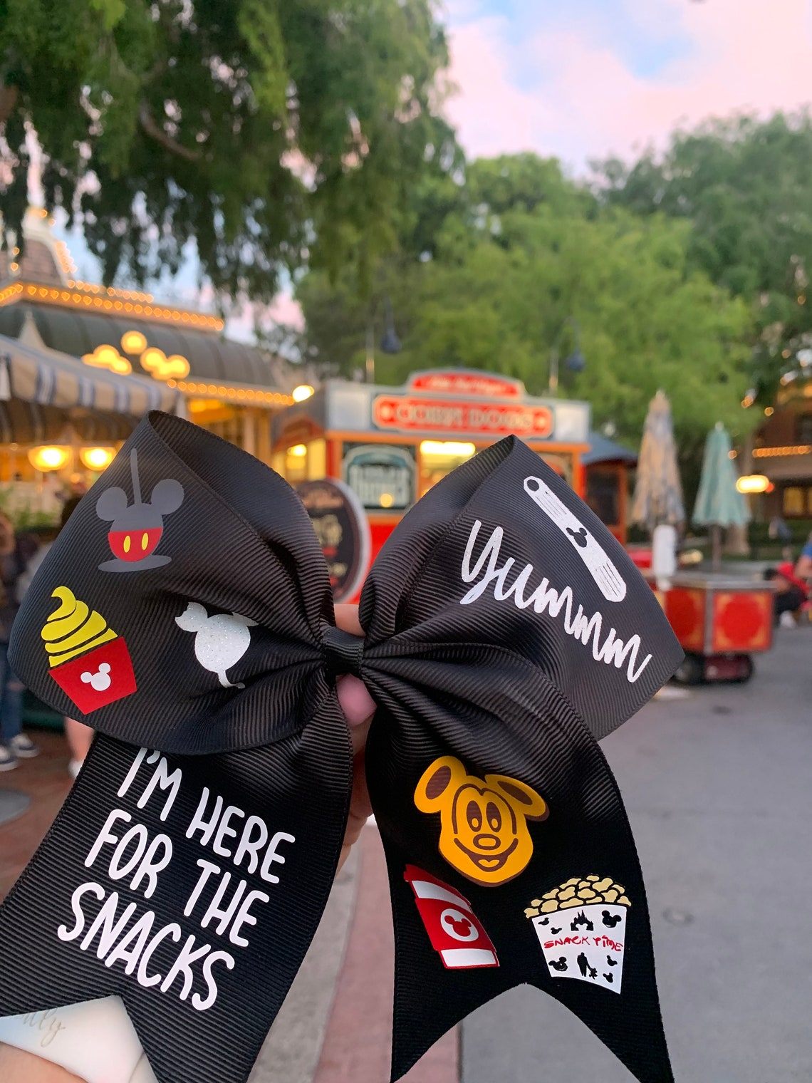 Custom Disney Themed Hair Bow / Disney Inspired Hair Bow / | Etsy