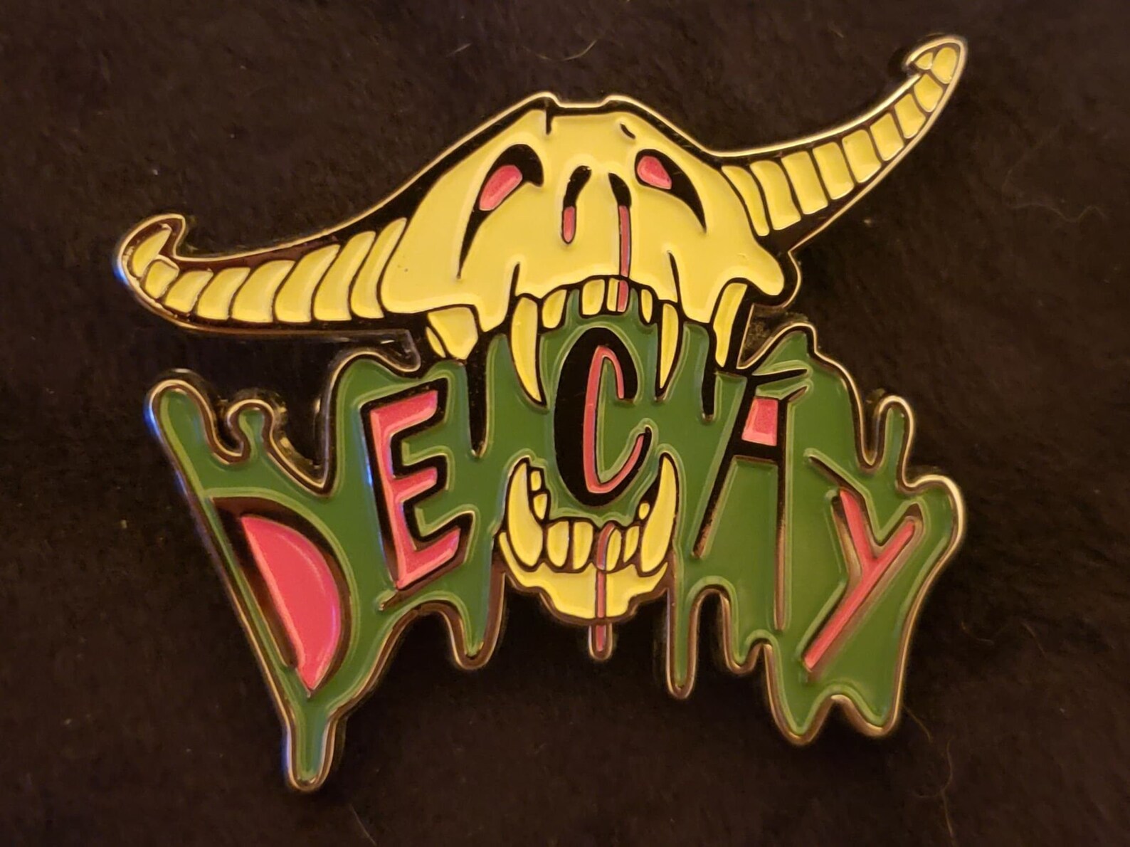 Decay Skull Enamel Pin - Etsy