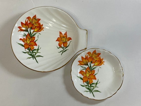 Vintage Prairie Lily Floral Emblem of Saskatchewan Royal - Etsy