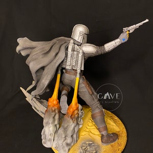 Mandalorian Statue/diorama ,mandalorian Fan Gift, High Quality Hand ...