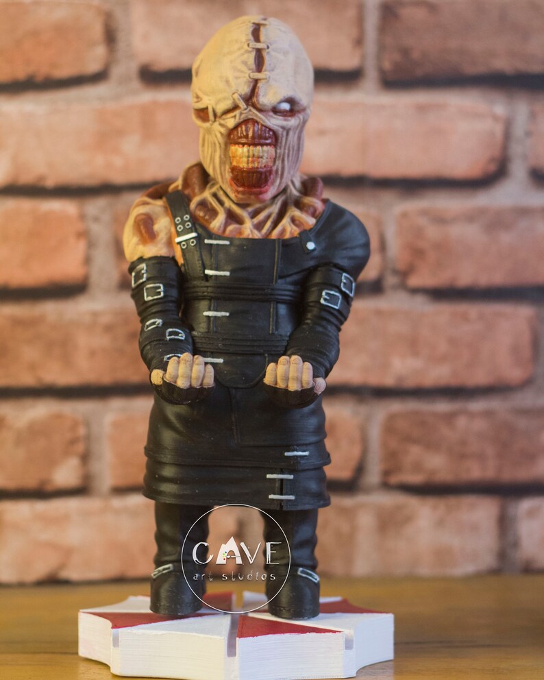 Resident Evil Nemesis Controller/phone Stand Nemesis T-type - Etsy