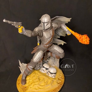 Mandalorian Statue/diorama ,mandalorian Fan Gift, High Quality Hand ...