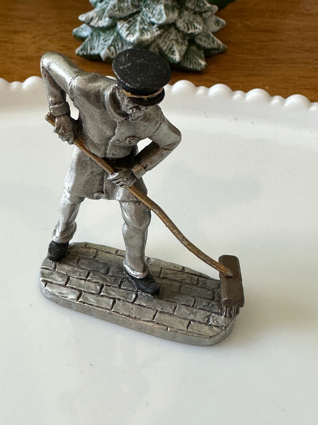 Hudson Pewter Villager Man Sweeping Pushing Broom 5633 - Etsy