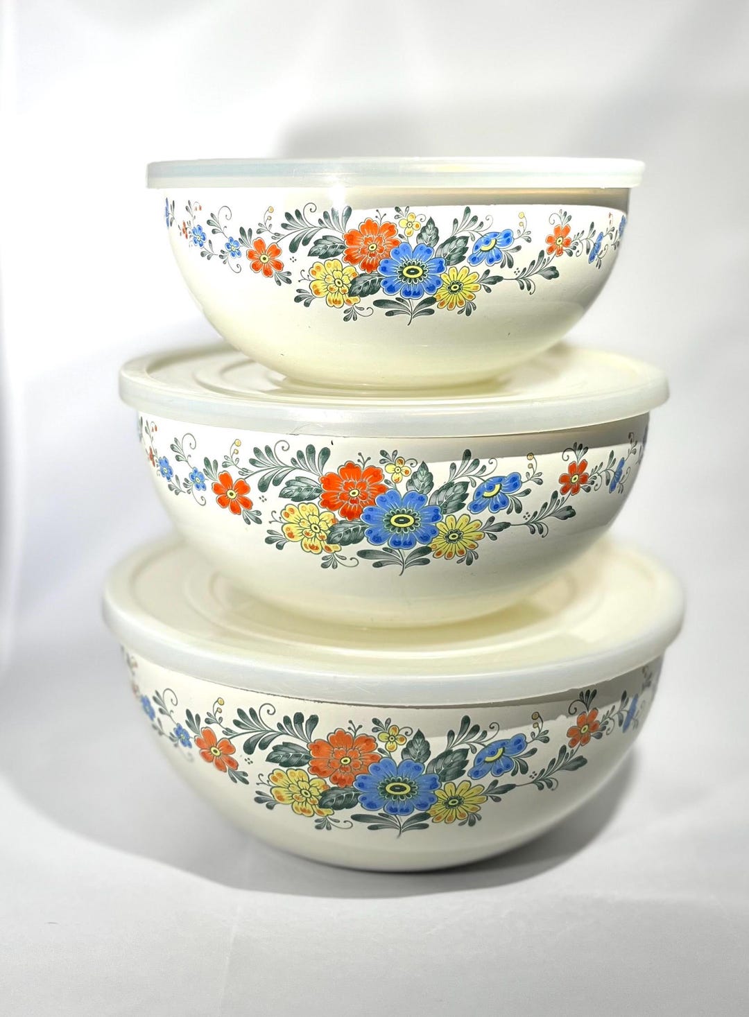 Three Extra Large Vintage Enamel Ware Nesting Bowls With Plastic Lids ...