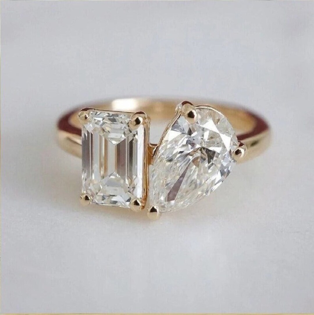Double Stone Engagement Ring / Pear and Emerald Cut Toi Et Moi - Etsy