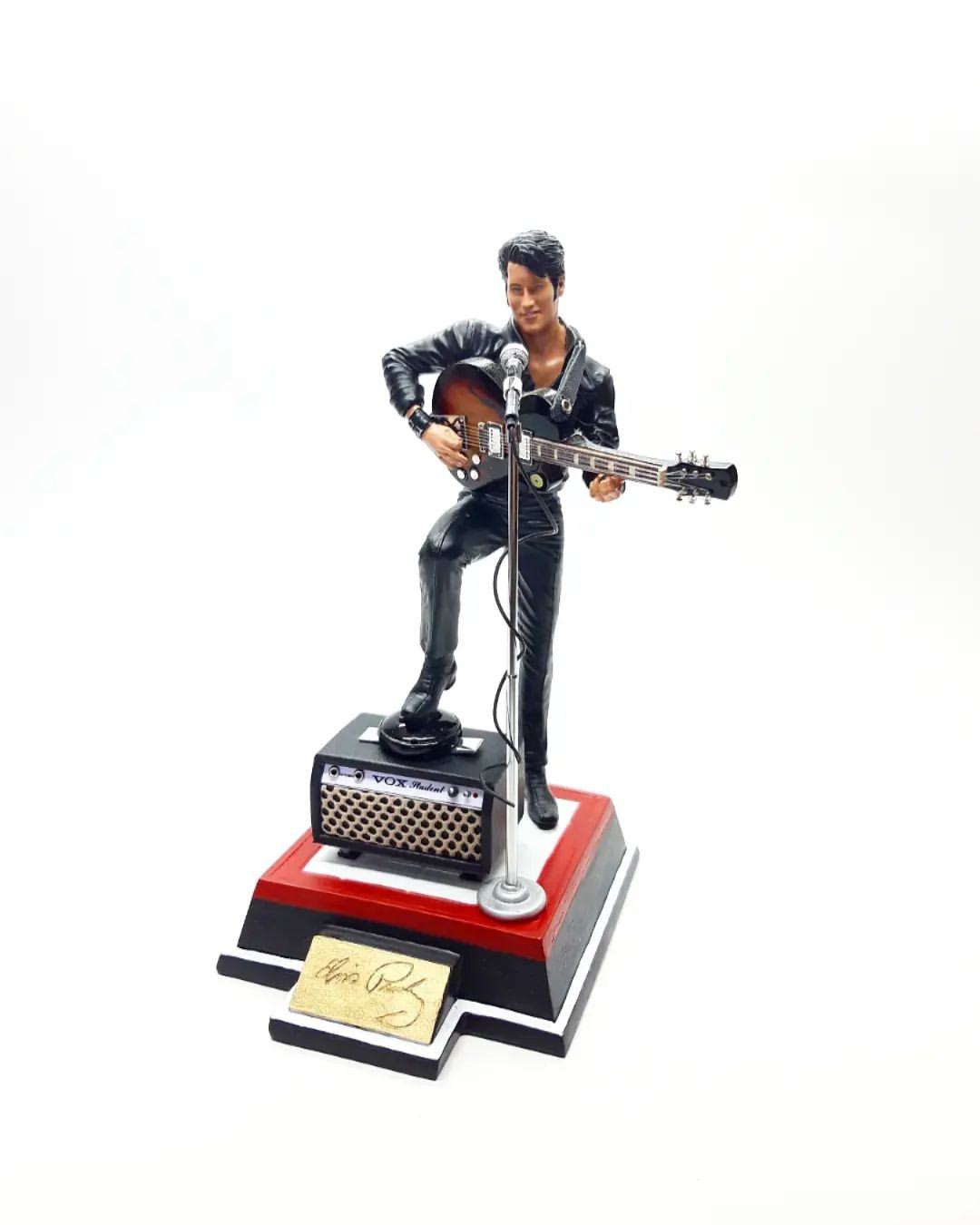 Action Figure Statue Exclusive Elvis Presley With Miniature Guitar and ...