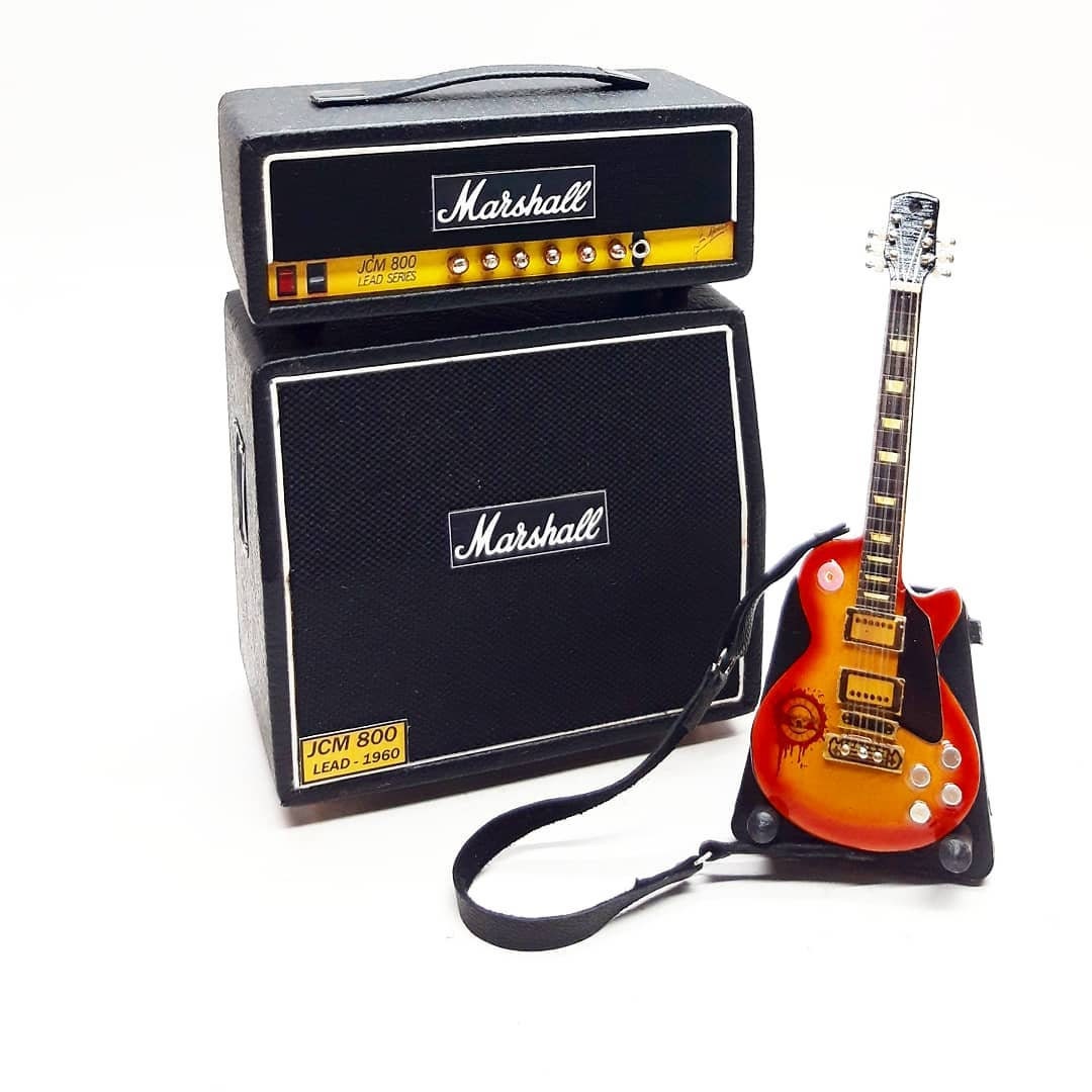 Miniature Guitar Lespaul Logo Guns N' Roses and Sound Amplifier ...