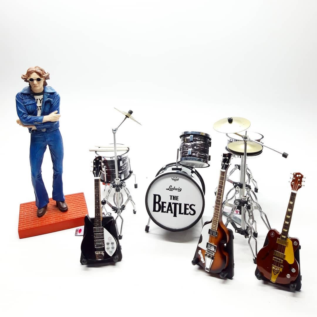 Beatles Miniature Guitars And Drums | atelier-yuwa.ciao.jp