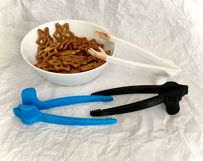 Finger Chopsticks Crisps Grabber. Gamers' Snacking Tongs. Clean Fingers ...