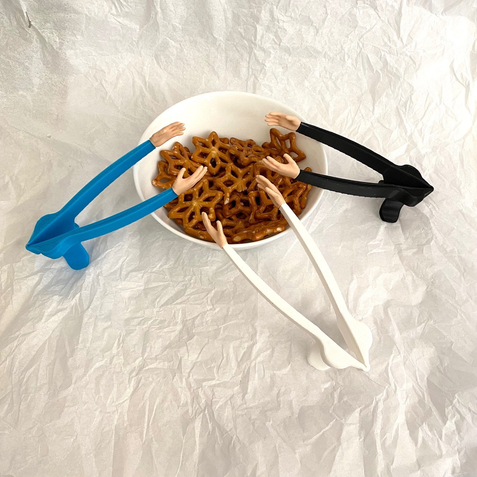 Finger Chopsticks Crisps Grabber. Gamers' Snacking Tongs. Clean Fingers ...