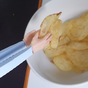Finger Chopsticks Crisps Grabber. Gamers' Snacking Tongs. Clean Fingers ...