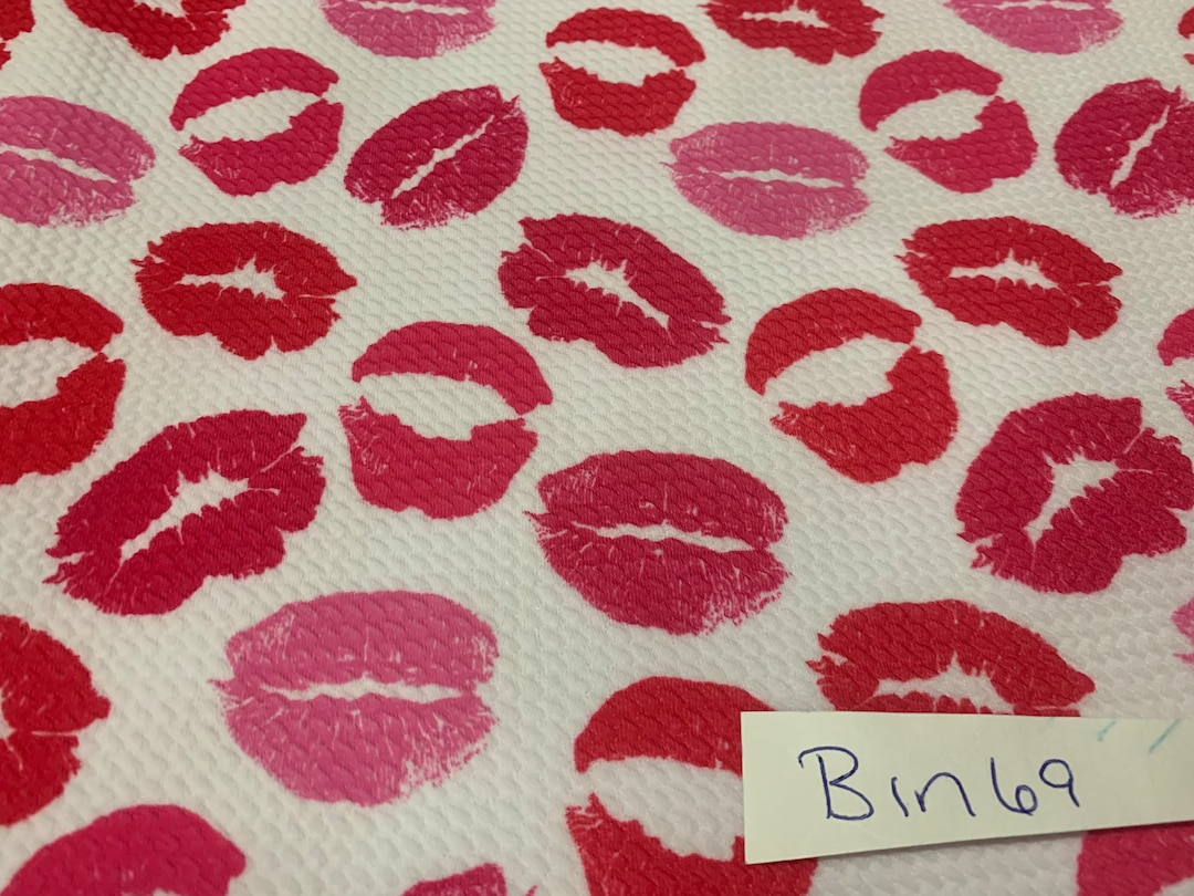 Pink Red Kisses Lips Lip Kiss Smooch Valentines Holiday Strip Fabric ...