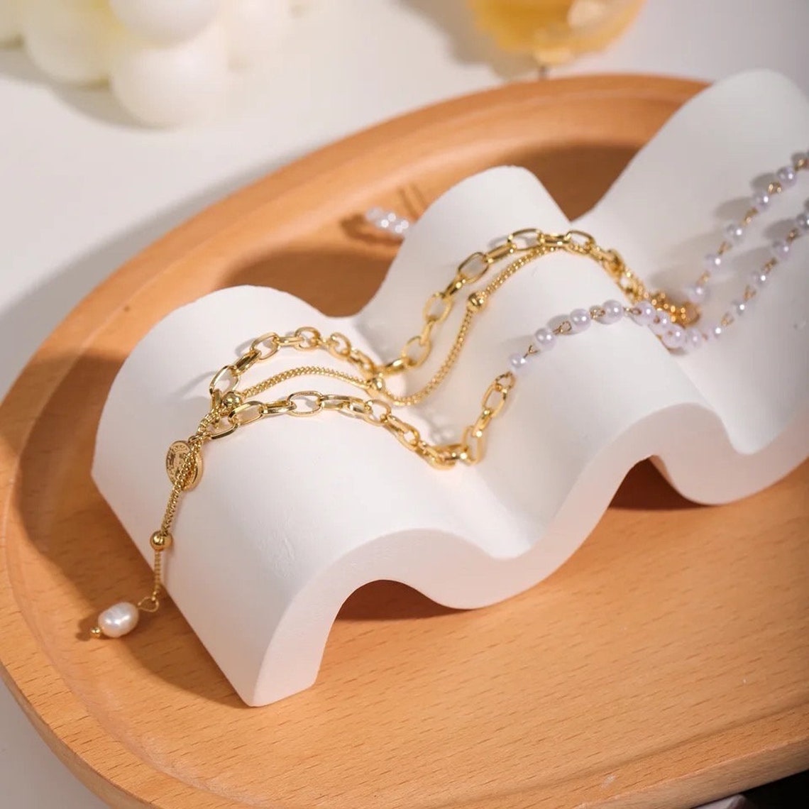 Wavy Still Life Display Photography Prop Jewelry Display, Jewelry Stand ...