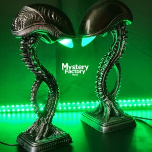 ALIEN TABLE LAMP | Giger | Xenomorph Sculture | Rgb Led | Creepy Decor ...