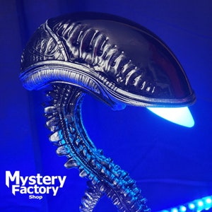 ALIEN TABLE LAMP | Giger | Xenomorph Sculture | Rgb Led | Creepy Decor ...