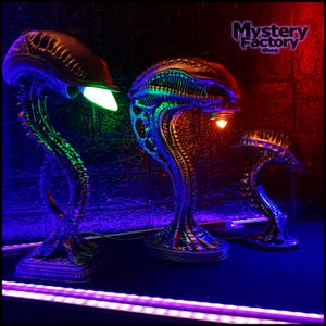ALIEN TABLE LAMP | Giger | Xenomorph Sculture | Rgb Led | Creepy Decor ...