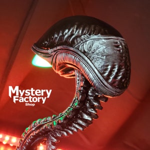 ALIEN TABLE LAMP | Giger | Xenomorph Sculture | Rgb Led | Creepy Decor ...