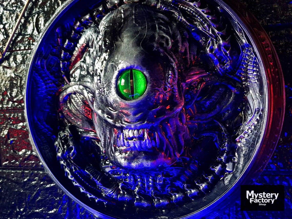 XENOMORPH WALL ART Giger Monster Eye Alien Sculture - Etsy