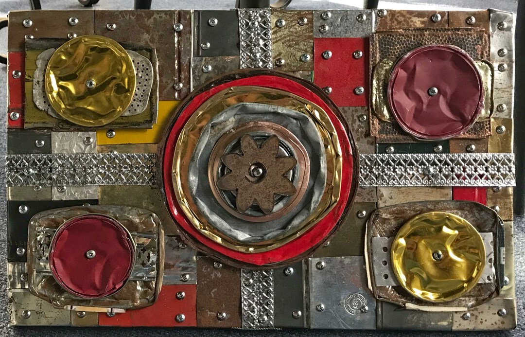 Red and Gold Divided Circles - Etsy