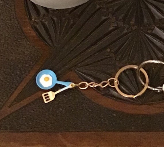 Frying Pan Keychain - Etsy
