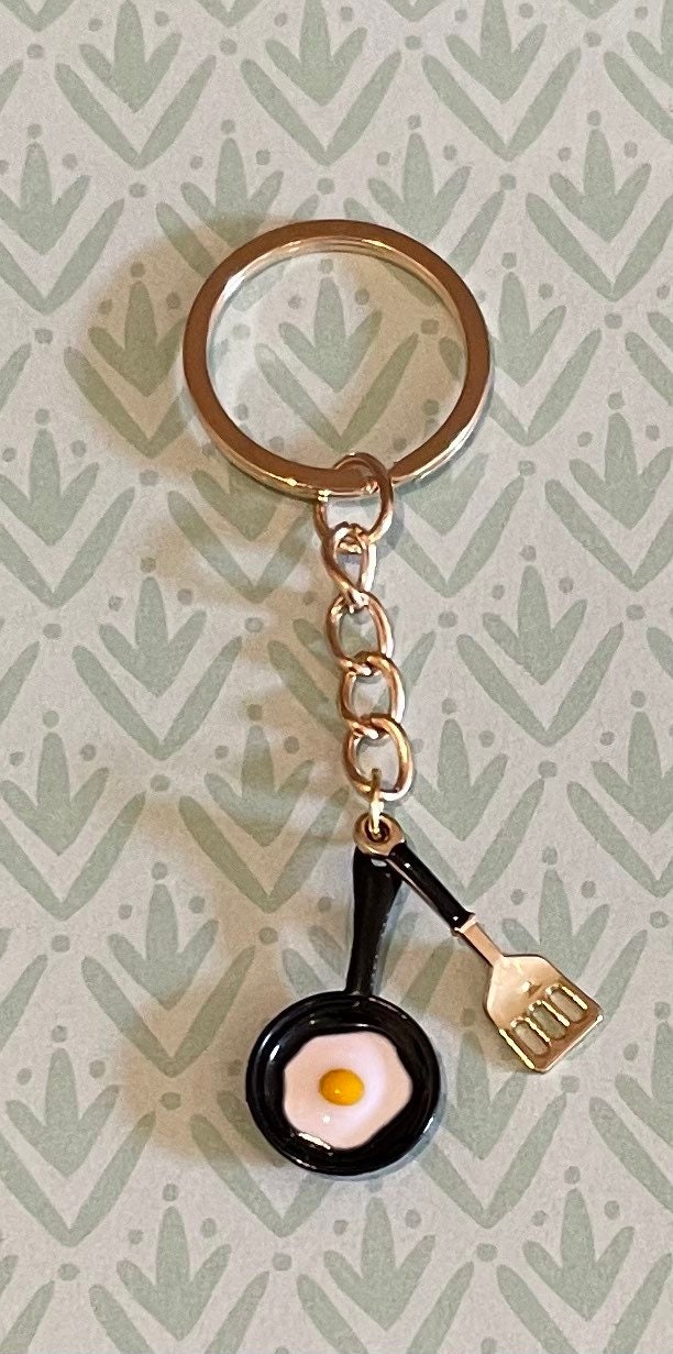 Frying pan keychain | Etsy