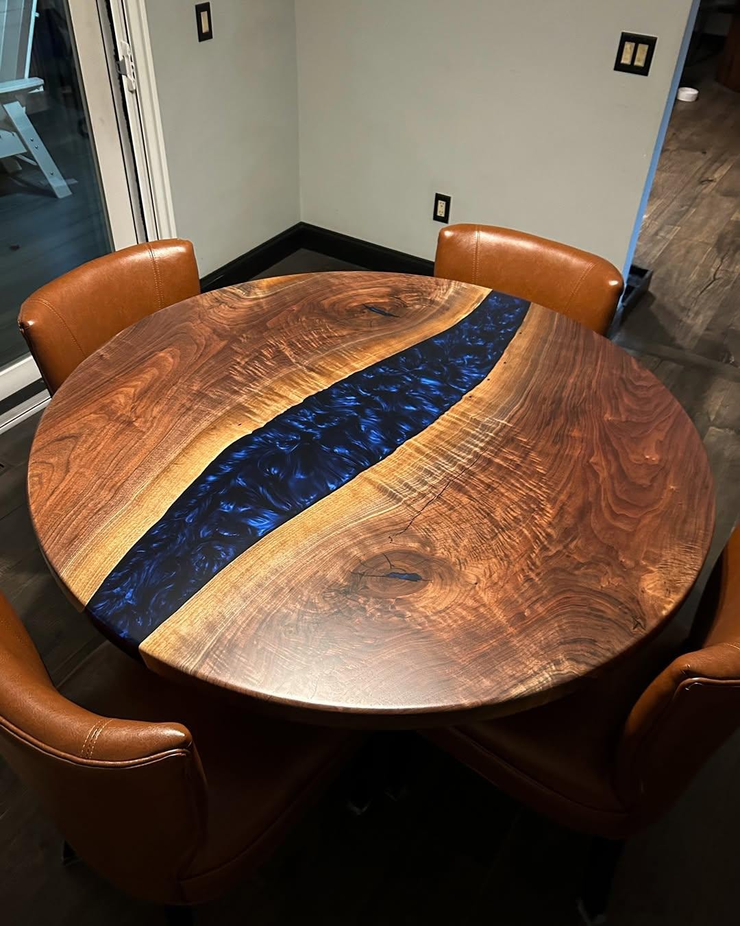 Round Handmade Epoxy Table, Dining, Sofa, Center, Office Meting Table ...