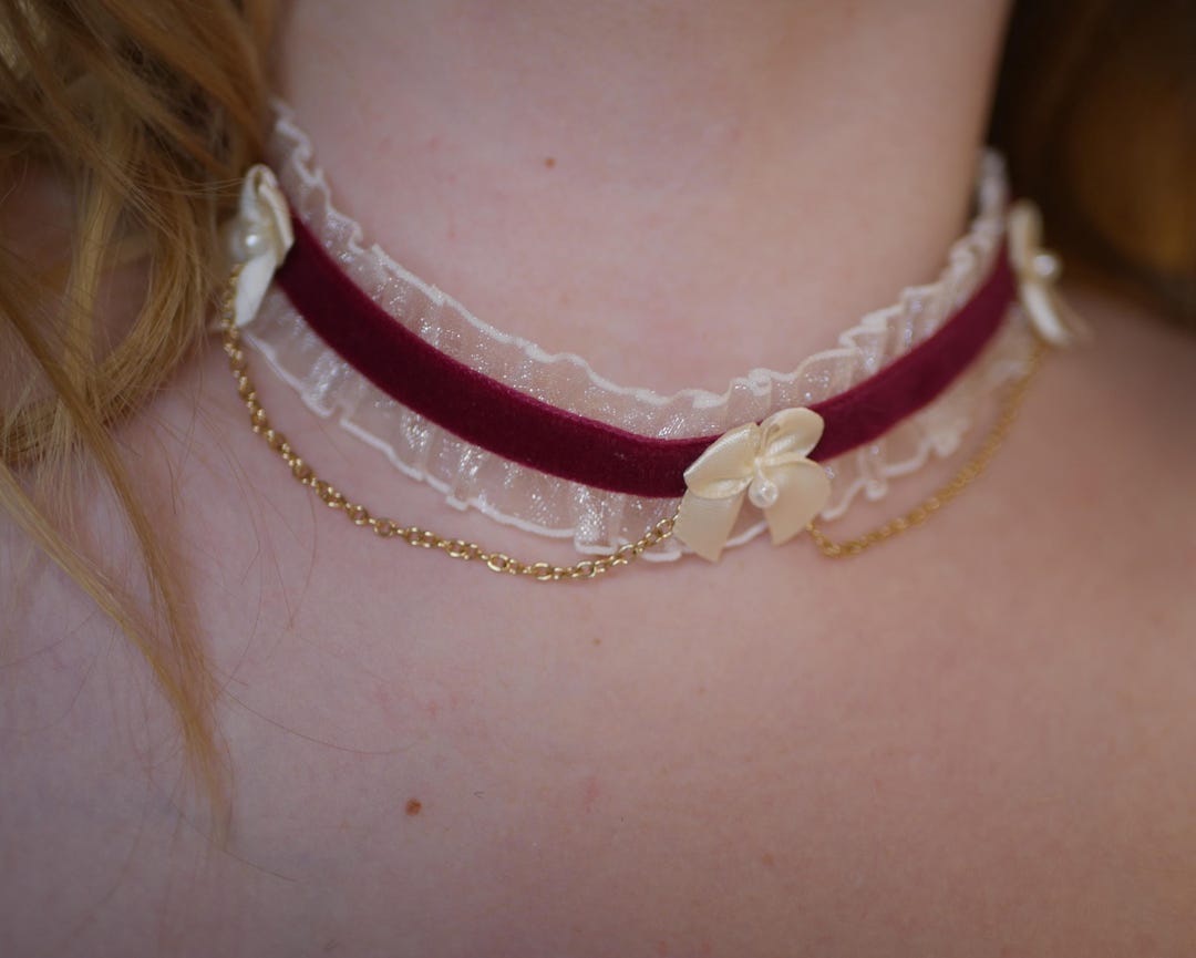 Gothic Victorian Red Velvet White Cream Frilly Lace Chain Bows Choker ...