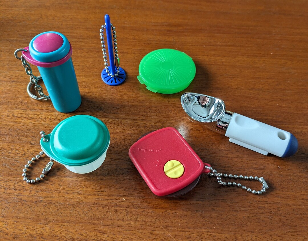 Tupperware Keyring Vintage Tupperware Collectable Pill Box Clam Shell ...