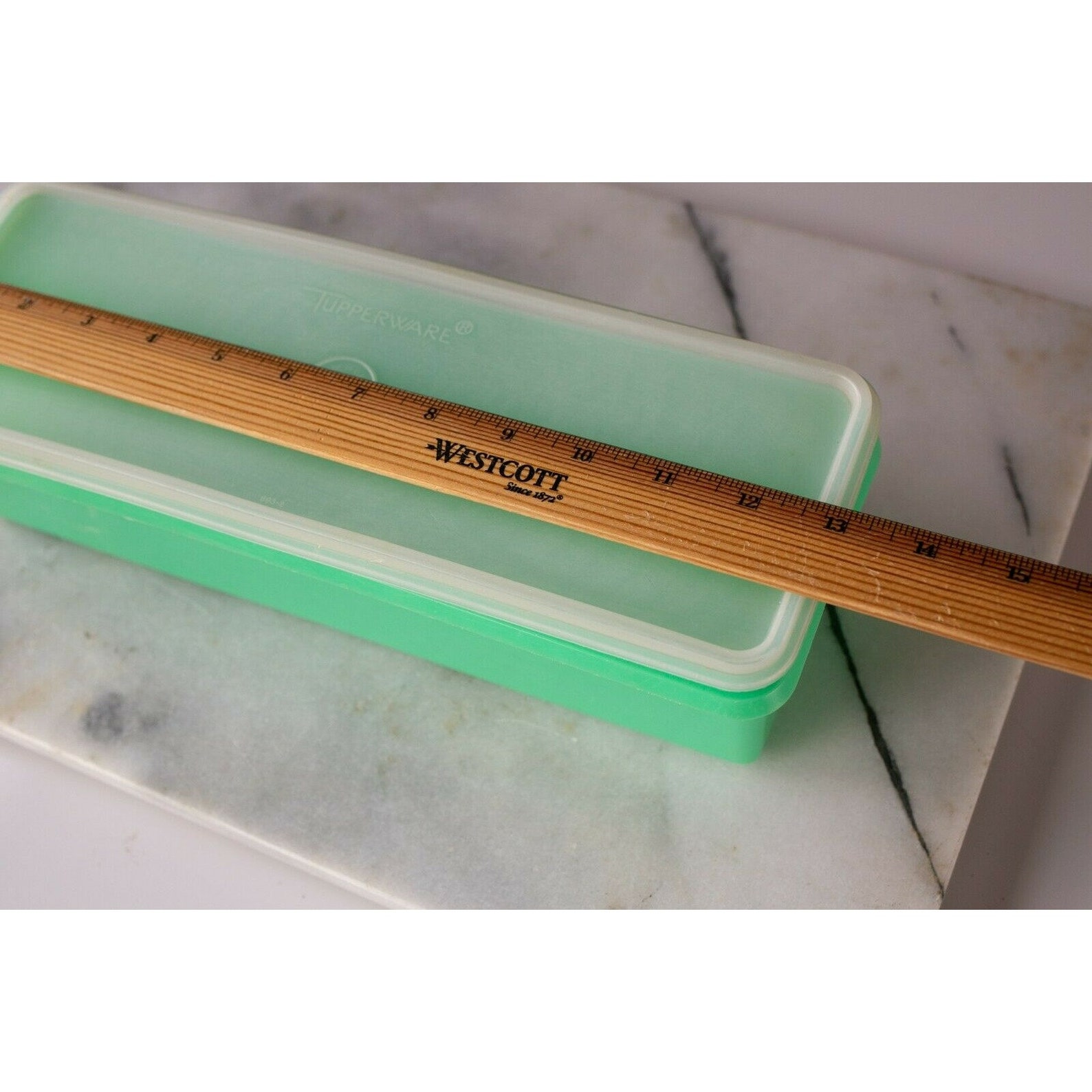 Vintage TUPPERWARE Green Celery Keeper Crisper Container 892-3 With Lid ...