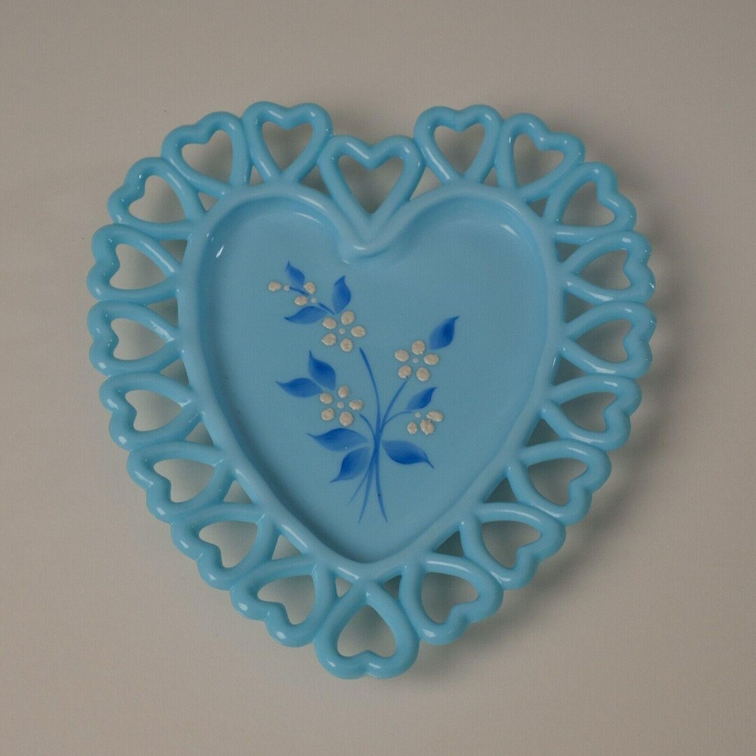 WESTMORELAND Blue Opaline Milk Glass Heart Plate Lace Edge Border Hand ...