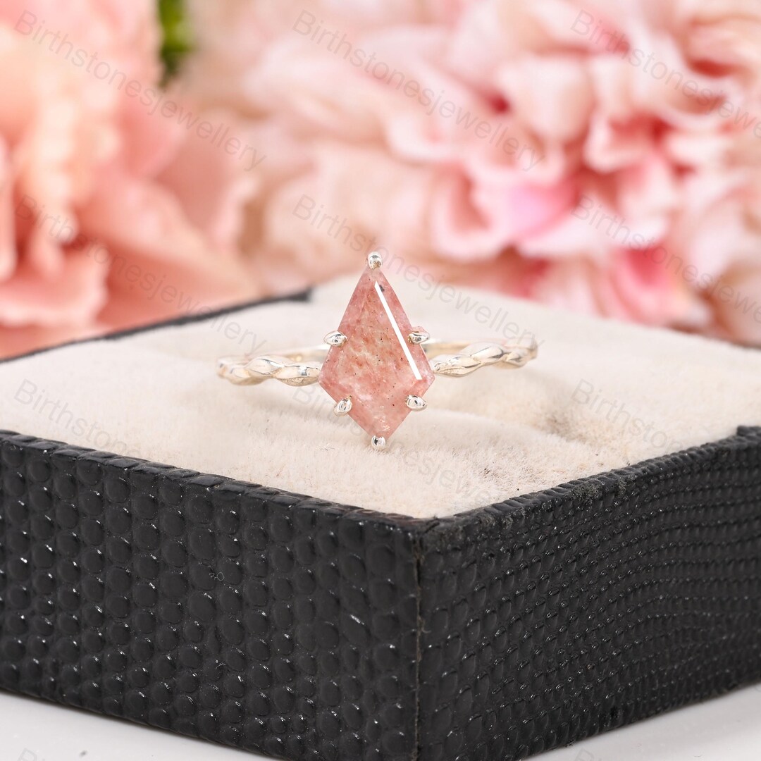 Kite Strawberry Quartz Ring: 14K Gold Twisted Band Promise Ring - Etsy