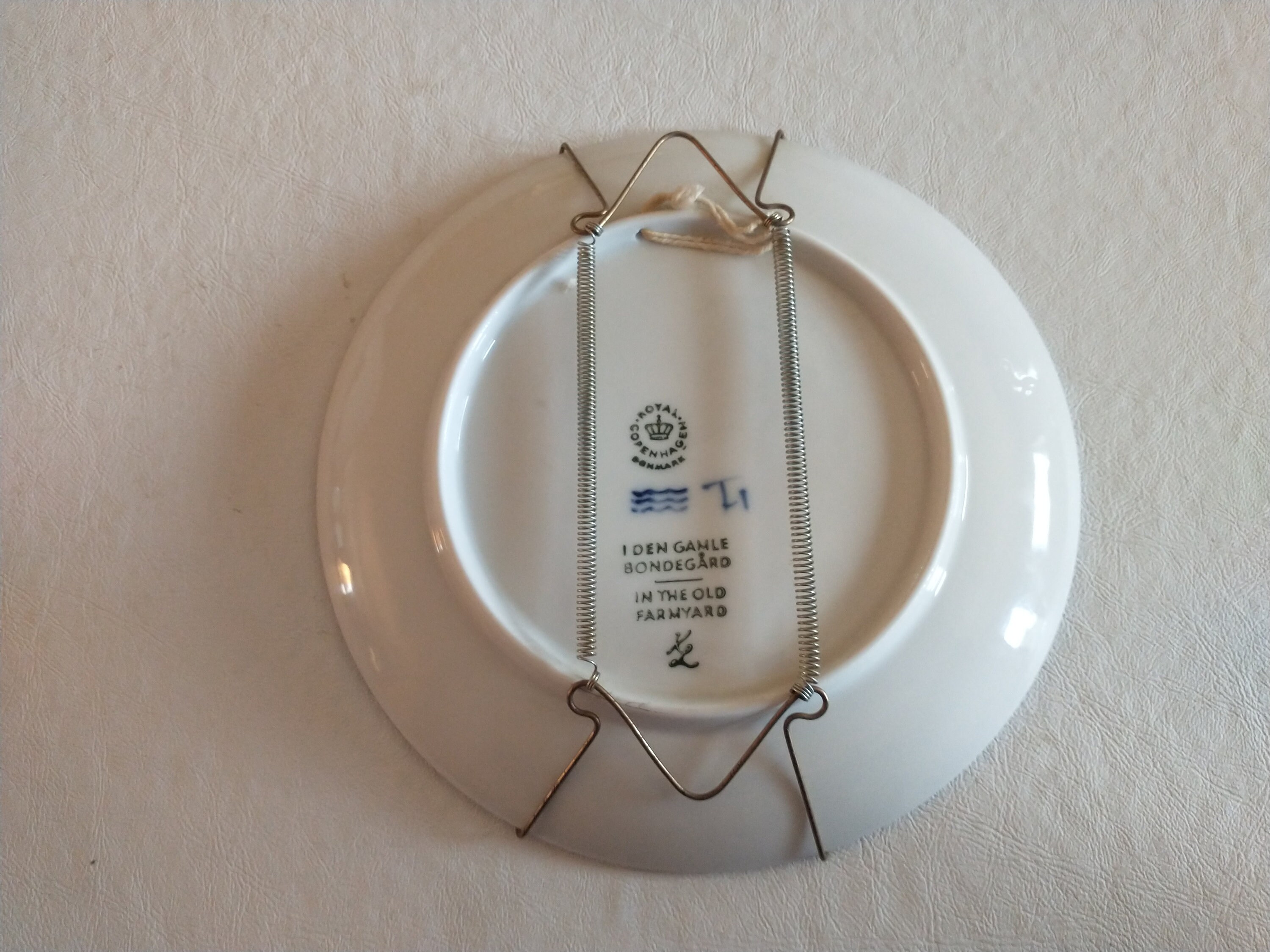 Vintage 1969 Collectors Plate in the Old Farmyard Royal - Etsy