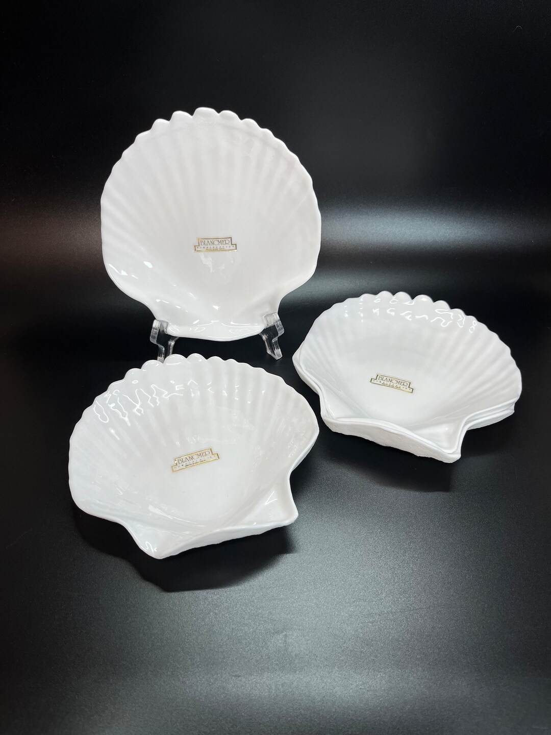 Hirota Glass Japan Blancmer White Milk Glass Clam Shell Plates 4 Pc Set ...