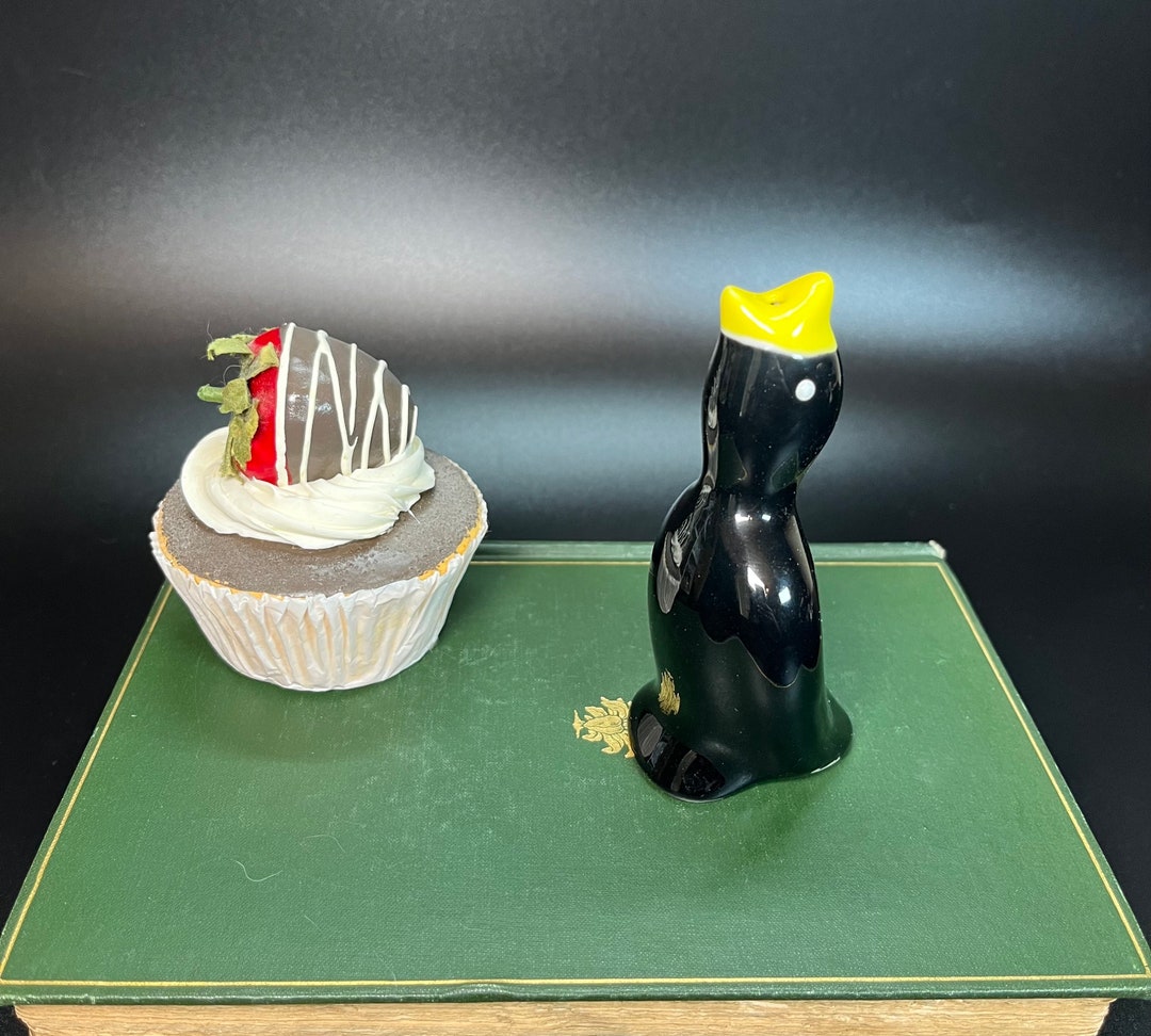 Ceramic Pie Bird Pie Chimney Whistle Funnel Black Bird Yellow Beak Vent ...