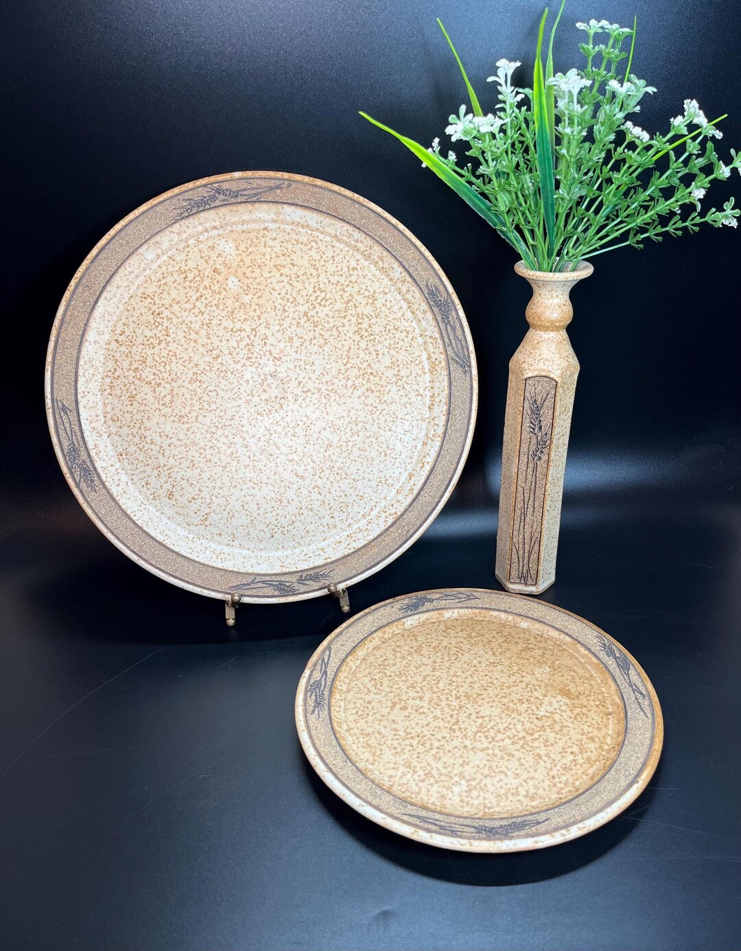 1982 Roberts Pottery Wheat Print Floral Bud Vase With Matching Large ...