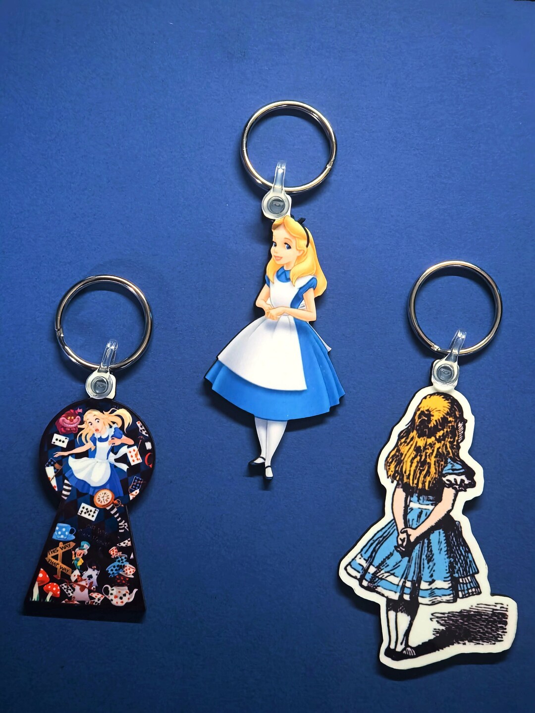 Alice in Wonderland Keyring - Classic Alice Keyring - Keyhole Keyring ...
