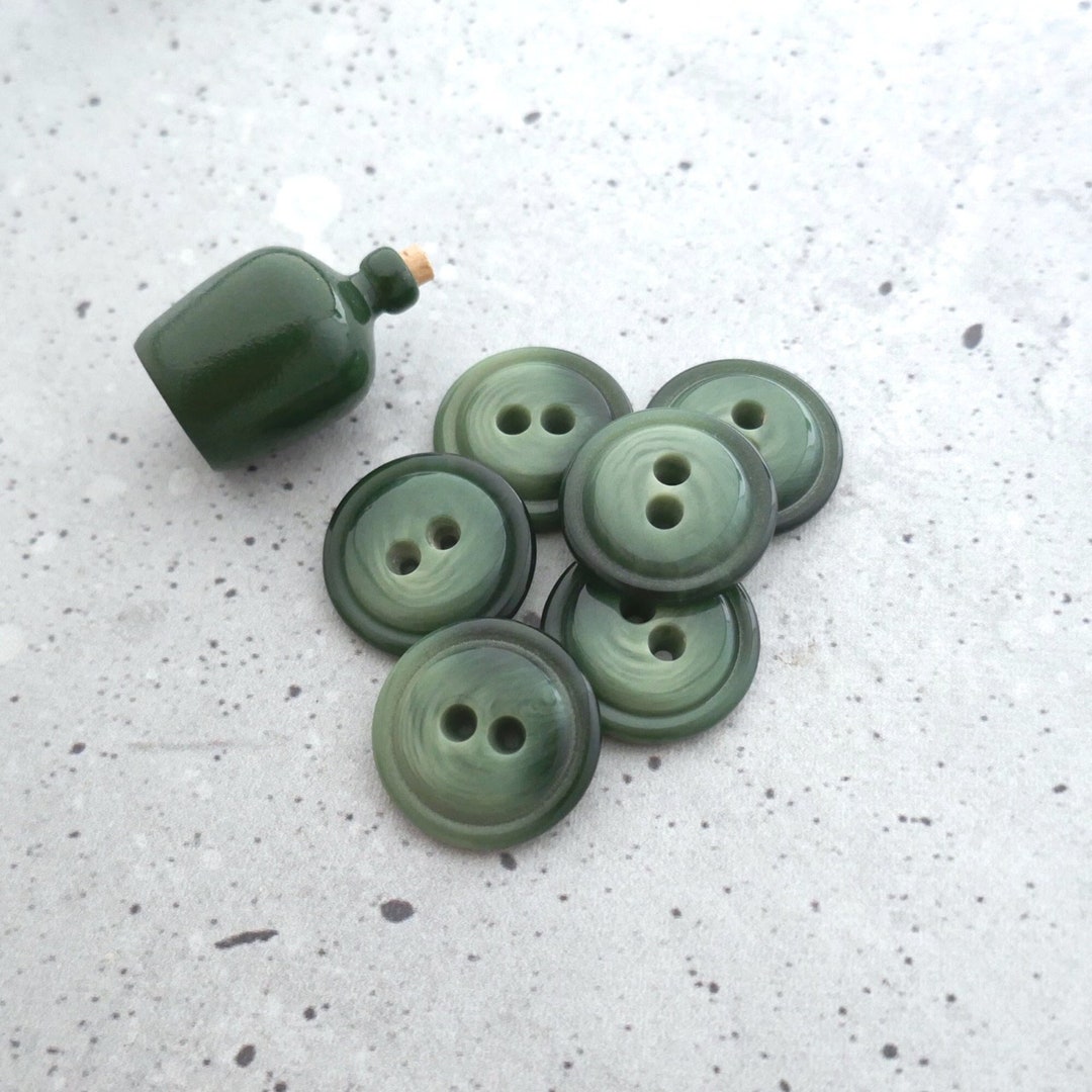 Horn Imitation Green Buttons, 27mm 1.06" - Thick Faux-horn Ombre Green ...