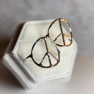 14k Gold Peace Ring, Handmade Peace Symbol Ring, Textured Gold Ring ...